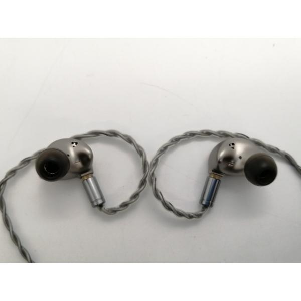 ■分類：ヘッドホン■ランク：ランクB■メーカー：BQEYZ■製造番号：-■備考：状態：Rユニットにキズがございます。付属品：箱、印刷物、キャリングケース、ブラシ、イヤーピース一式、低反発イヤーピース一式、イヤーピースホルダ■保証期間：１ヶ月...