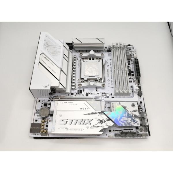 ■分類：マザーボード■ランク：中古■メーカー：ASUS■製造番号：T5M0CS02J04286J■備考：BIOS ver：1031付属品：箱、印刷物、、Wi-Fiアンテナ、M.2ネジセット、SATAケーブルx2、M.2 Q-Latch、M....