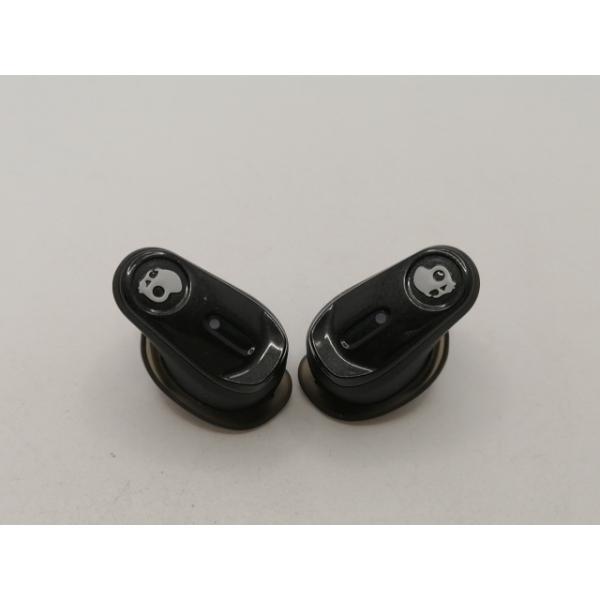 ■分類：ヘッドホン■ランク：ランクB■メーカー：Skullcandy■備考：状態：ケースやイヤフォンにキズ 付属品：箱、印刷物、イヤーピース、ケーブル■保証期間：１ヶ月■注意事項：お客様のモニター発色の具合によって、実際の商品と色合いが異な...