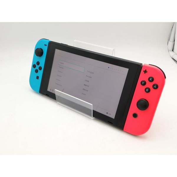■分類：据置ゲーム機■ランク：ランクB■メーカー：Nintendo■製造番号：XAJ70063303998■備考：状態：液晶色ムラ/外装キズ、スレ/コントローラー接着緩み 付属品：箱、印刷物、Joy-Con(L、R）、ストラップ、ドック、グ...