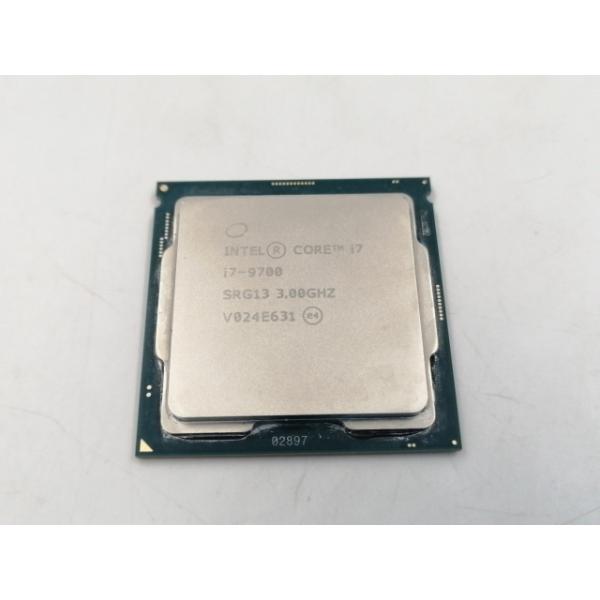 ■分類：CPU■ランク：中古■メーカー：Intel■製造番号：V024E631■備考：状態：ヒートスプレッタ軽度スレ 付属品：箱、印刷物、リテールクーラー■保証期間：１週間■注意事項：お客様のモニター発色の具合によって、実際の商品と色合いが...