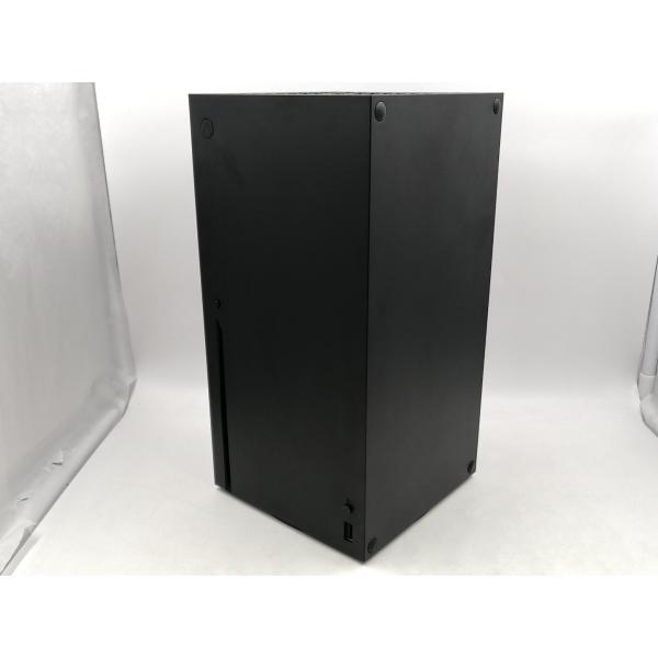 ■分類：据置ゲーム機■ランク：ランクA■メーカー：Microsoft■製造番号：101673233817■備考：状態：本体外装軽度スレ、コントローラーテカリあり ※コントローラー背面ボタンカスタム品 付属品：箱、印刷物、コントローラー、HD...