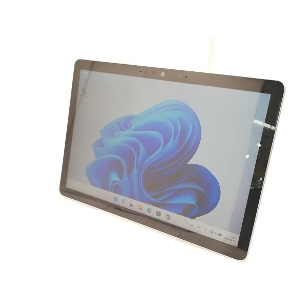 ■分類：Windowsタブレット■ランク：ランクB■メーカー：Microsoft■製造番号：0B34KHG213133F■備考：状態：液晶軽度色ムラあり接続部キズ、スタンド部塗装ハゲ/サビ、外装キズ 型番：8WD-00016 付属品：箱、印...