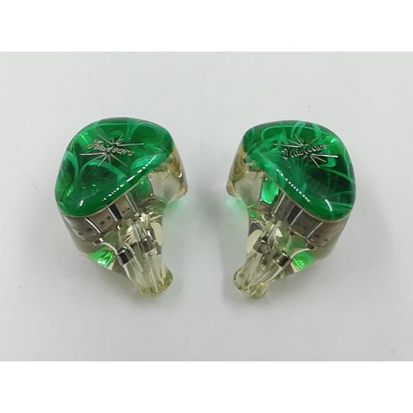■分類：ヘッドホン■ランク：ランクA■メーカー：Kiwi Ears■製造番号：-■備考：状態：外装状態良好の中古商品付属品：箱、印刷物、イヤーチップ(S/M/Lサイズ各3ペア)、3.5mmオーディオケーブル(2ピンコネクタ)、キャリングケー...