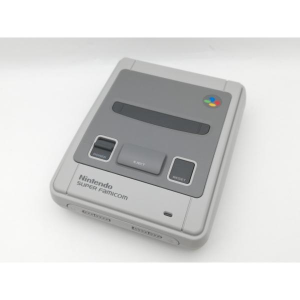 ■分類：据置ゲーム機■ランク：ランクB■メーカー：Nintendo■製造番号：SJE100064995■備考：状態：コントローラ各所に擦り傷や摩耗/本体外装各所にスレ 付属品：MicroUSBケーブル、ACアダプタ、コントローラ×2、HDM...