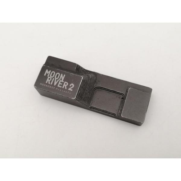 ■分類：ヘッドホンアンプ■ランク：ランクB■メーカー：水月雨■製造番号：090102001936■備考：状態：外装全体にスレや塗装剥がれ付属品：箱のみ■保証期間：１ヶ月■注意事項：お客様のモニター発色の具合によって、実際の商品と色合いが異な...