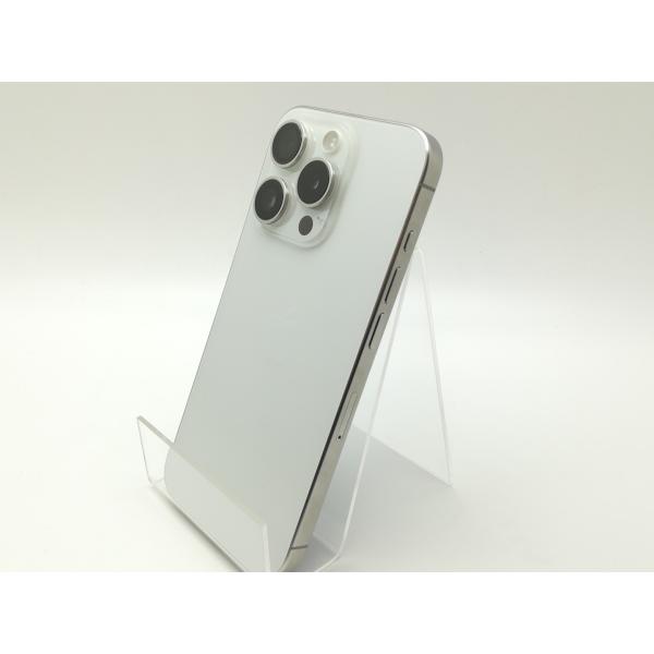 ■分類：iPhone■ランク：ランクC■メーカー：Apple■製造番号：355721794824856■備考：OS：26.0 状態：カメラ起動時（写真・ビデオ・パノラマ0.5ｘ）に黒点の映り込み、フレーム全体にケース痕、背面に軽度テカリがあ...
