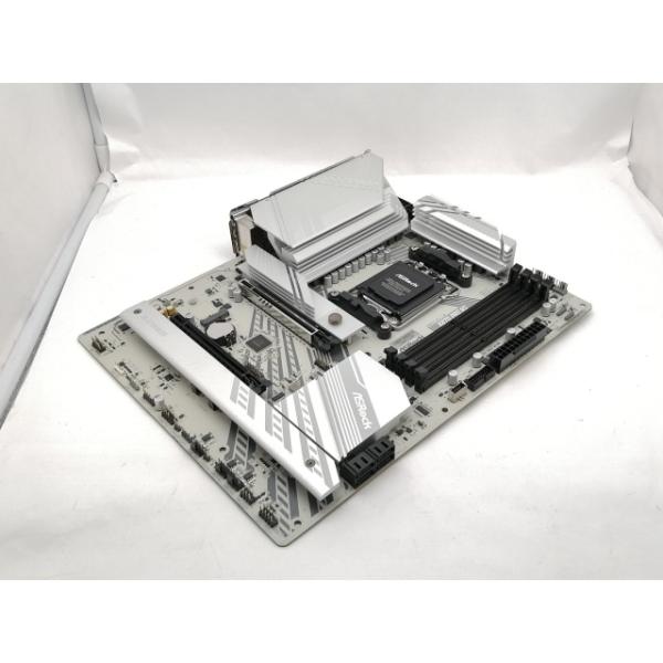 ■分類：マザーボード■ランク：中古■メーカー：ASRock■製造番号：J1M0XB162508■備考：BIOS ver：3.20 付属品：箱、冊子、SATAケーブル■保証期間：１週間■注意事項：お客様のモニター発色の具合によって、実際の商品...