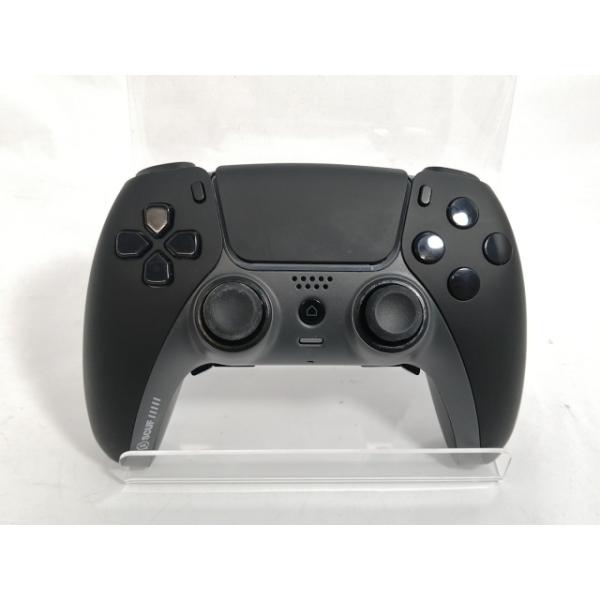 ■分類：ゲーム用周辺機器■ランク：ランクB■メーカー：SCUF■備考：状態：外装スレ、汚れ付属品：箱、印刷物、USB-Cケーブル、交換用スティックx4、キャリングケース■保証期間：１週間■注意事項：お客様のモニター発色の具合によって、実際の...