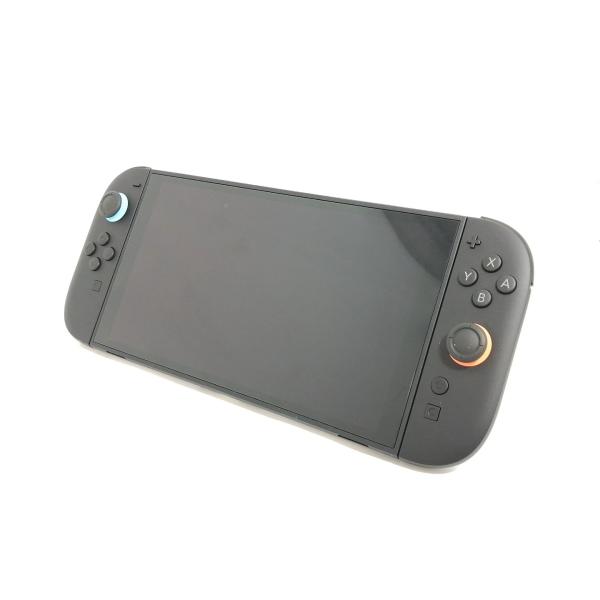 ■分類：据置ゲーム機■ランク：ランクA■メーカー：Nintendo■製造番号：HAJ10198358517■備考：※ドックの背面カバー欠損 状態：外装スレ 付属品：箱、印刷物、HDMIケーブル、Cケーブル、ストラップ*2、ドック（背面カバー...