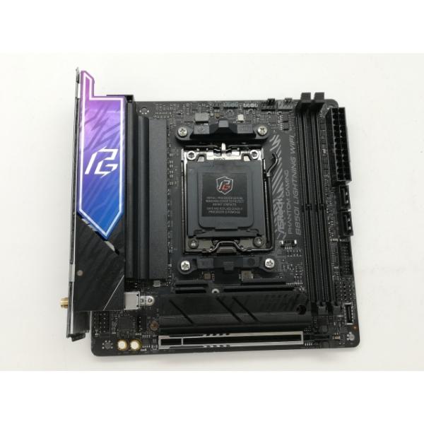 ■分類：マザーボード■ランク：中古■メーカー：ASRock■製造番号：HCM0XB126813■備考：BIOS ver：4.21 状態：基盤に角等にキズがございます 付属品：箱、印刷物、SATAケーブル×２、Wifiアンテナ×２、 M.2ソ...
