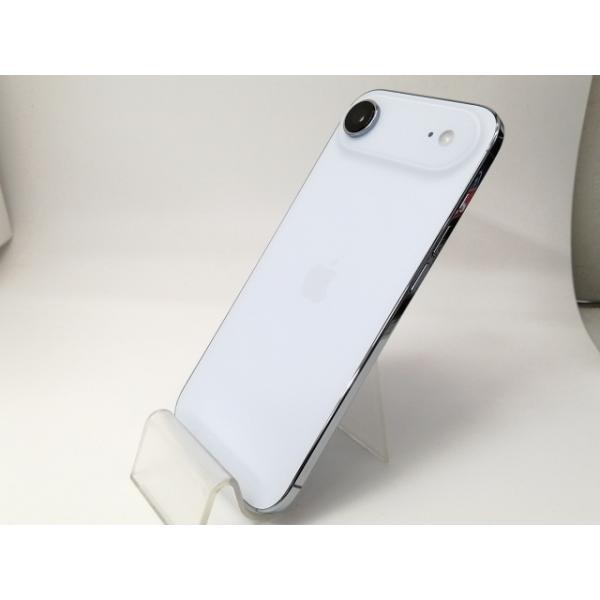 ■分類：iPhone■ランク：ランクA■メーカー：Apple■製造番号：356770699542187■備考：OS：26.3 状態：状態良好の中古商品。キズ、使用感はほとんどありません。 バッテリー容量：100%（03月時点） バッテリー充...