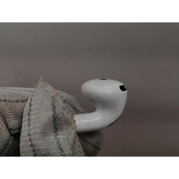 ■分類：iPhone/iPod/iPad用アクセサリー■ランク：中古■メーカー：Apple■製造番号：CW64V56CWW■備考：状態：重度のコーティング剥げ 付属品：箱、印刷物■保証期間：１ヶ月■注意事項：お客様のモニター発色の具合によっ...