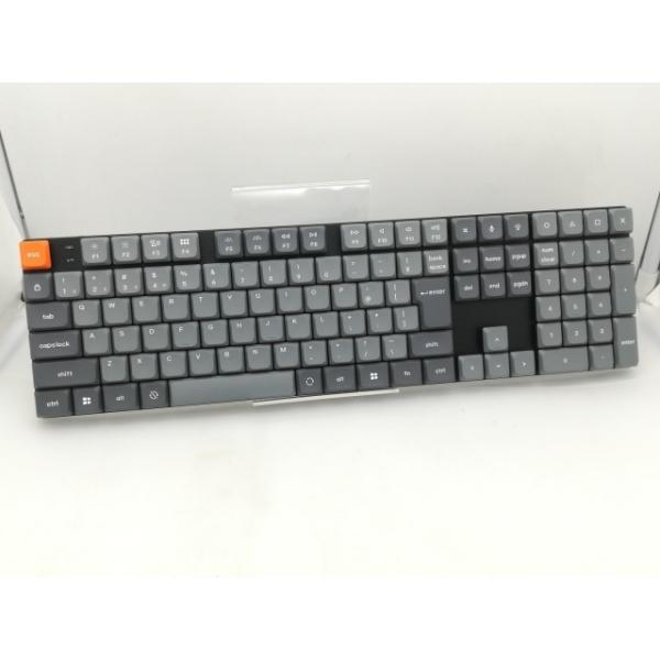 ■分類：パソコン用アクセサリー■ランク：中古■メーカー：Keychron■製造番号：A-2506K5MA1VJ00076■備考：状態：外装に若干のスレがあります。付属品：箱、印刷物、USB-A-Cケーブル、USBドングル、延長アダプタ、キー...
