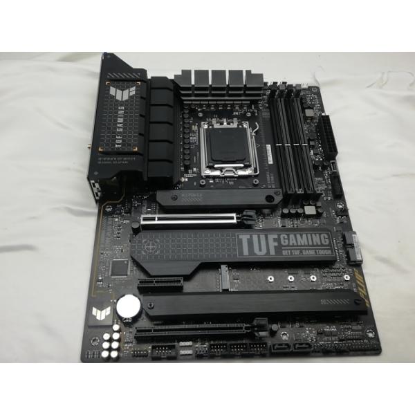 ■分類：マザーボード■ランク：中古■メーカー：ASUS■製造番号：S3M0CS06X3498CN■備考：BIOS ver：3842 状態：右下Thunderbolt(USB4)ヘッダーピン曲がり 付属品：本体のみ ※AM5リテンション欠品・...