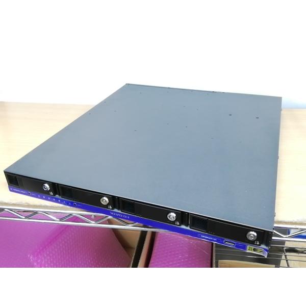 ■分類：その他ネットワーク機器■ランク：中古■メーカー：I-O DATA■製造番号：123P500030TW■備考：状態：スレ、タバコ臭あり付属品：箱、印刷物、ロックキー*2、電源ケーブル、アダプタ、リカバリDVD、ラックマウントレール一式...