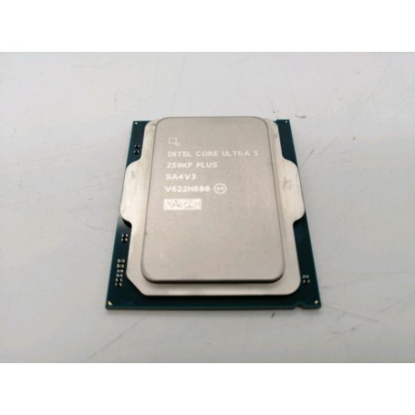 ■分類：CPU■ランク：中古■メーカー：Intel■製造番号：866S8W3902210■備考：付属品：箱、印刷物、ロゴステッカー■保証期間：１週間■注意事項：お客様のモニター発色の具合によって、実際の商品と色合いが異なる場合があります。