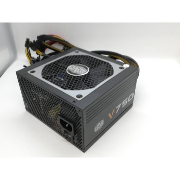 ■分類：パソコン用アクセサリー■ランク：中古■メーカー：CoolerMaster■製造番号：RS750AMAAG11172900260■備考：状態：使用に伴うスレがあります。付属品：印刷物、ACコード、プラグインケーブル、外箱■保証期間：１...