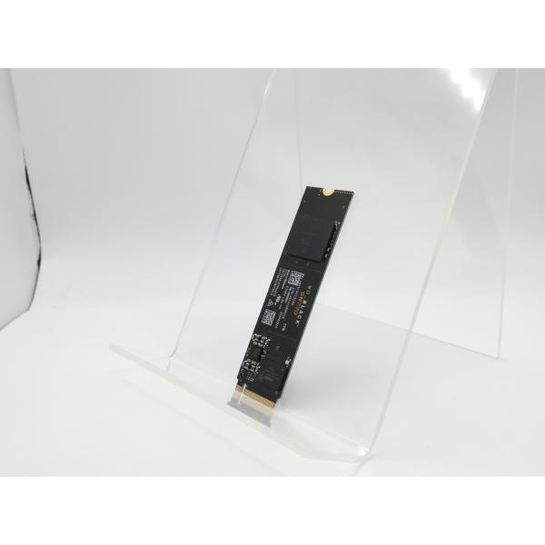 ■分類：SSD■ランク：中古■メーカー：W.D.■製造番号：24141V808238■備考：付属品：印刷物、外箱■保証期間：１週間■注意事項：お客様のモニター発色の具合によって、実際の商品と色合いが異なる場合があります。