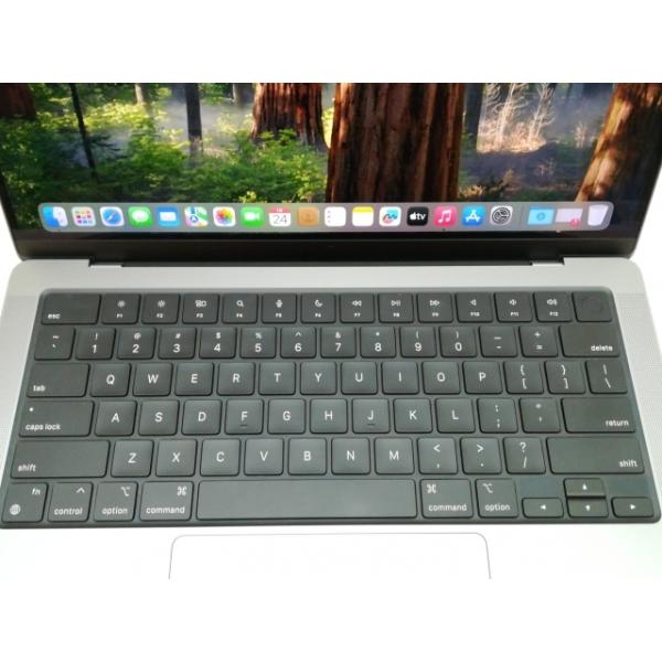 ■分類：Apple ノートパソコン■ランク：ランクB■メーカー：Apple■製造番号：DL237QX0GC■備考：キーボード配列:英語(USキーボード)OS:Sequoia 15.0.1バッテリー充放電回数：37回/最大容量：97%（01月...