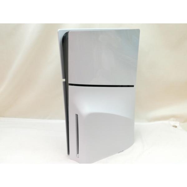 ■分類：据置ゲーム機■ランク：ランクB■メーカー：SONY■製造番号：E4390161B10397198■備考：状態：本体にスレやキズ、コントローラスレ軽度摩耗部分あり 付属品：箱、コントローラ、USB-Cケーブル、電源ケーブル、HDMIケ...