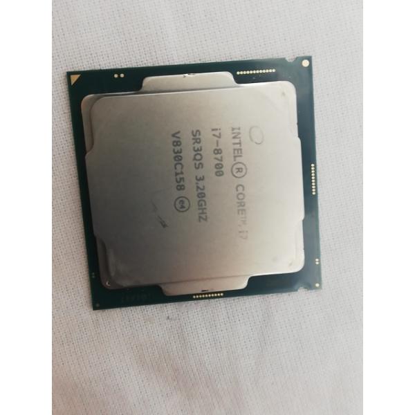 ■分類：CPU■ランク：中古■メーカー：Intel■製造番号：0365/0838/2174/4447■備考：付属品：本体のみ■保証期間：１週間■注意事項：お客様のモニター発色の具合によって、実際の商品と色合いが異なる場合があります。