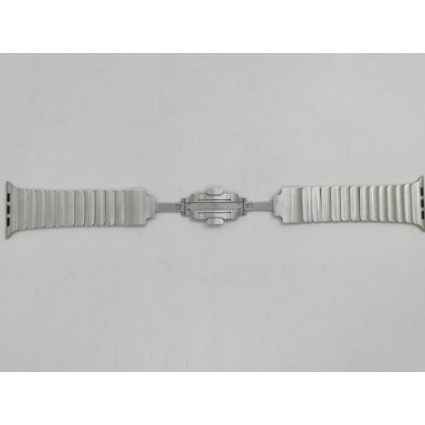 ■分類：ウェアラブル端末■ランク：ランクB■メーカー：Apple■製造番号：-■備考：カラー：シルバー 型番：MUHL2FE/A 状態：外装スリキズあり 付属品：箱が付属■保証期間：１ヶ月■注意事項：お客様のモニター発色の具合によって、実際...