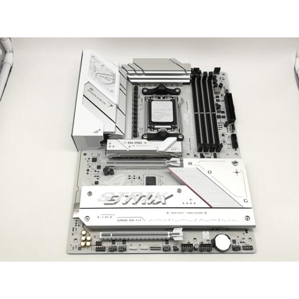 ■分類：マザーボード■ランク：中古■メーカー：ASUS■製造番号：T3M0PH044595EVN■備考：BIOS ver：0825付属品：箱、印刷物、 WiFi Qアンテナ、ケーブルタイ、 M.2 ラバー、 M.2 Q-Latchパッケージ...