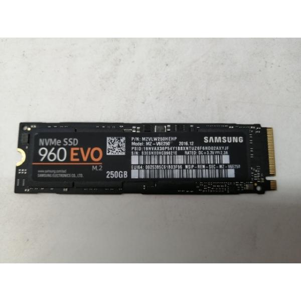 ■分類：SSD■ランク：中古■メーカー：SAMSUNG■製造番号：621E■備考：起動回数：2188回 起動時間：1854時間 付属品：箱、冊子■保証期間：１週間■注意事項：お客様のモニター発色の具合によって、実際の商品と色合いが異なる場合...