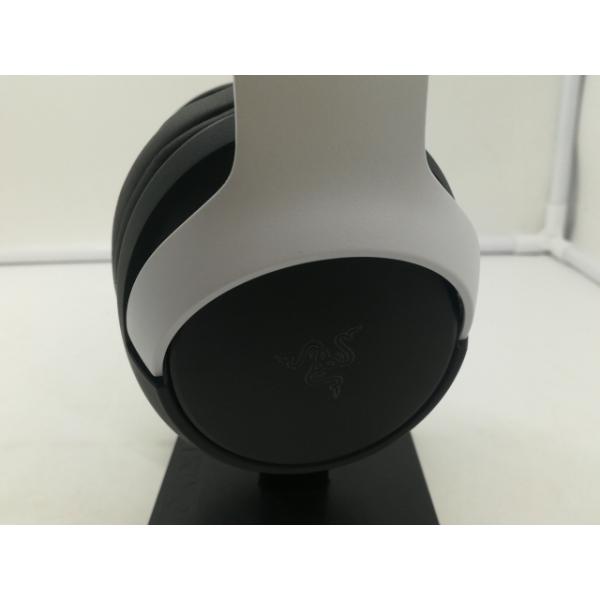 ■分類：ヘッドホン■ランク：ランクA■メーカー：Razer■製造番号：1884■備考：状態：状態良好の中古品付属品：箱、冊子、ドングル、ケーブル各種（オーディオ用、変換用）、マイク端子■保証期間：１ヶ月■注意事項：お客様のモニター発色の具合...