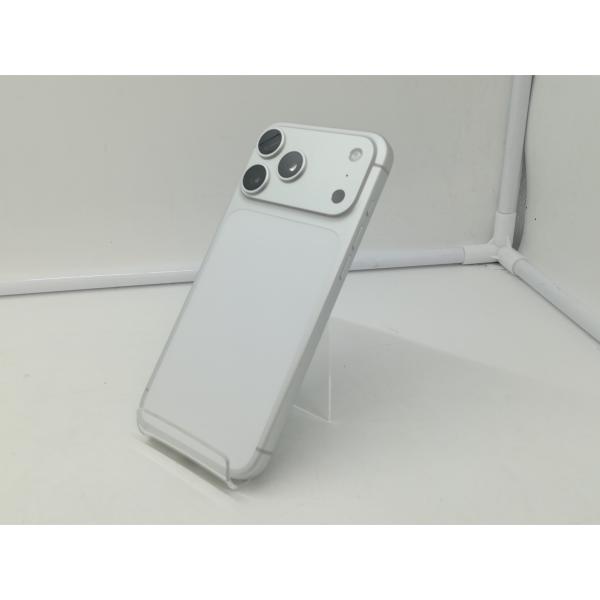 ■分類：iPhone■ランク：ランクA■メーカー：Apple■製造番号：355988217239174■備考：OS：26.3 状態：状態良好の中古商品。 バッテリー容量：100%（03月時点） バッテリー充放電回数：0回（03月時点） 付属...