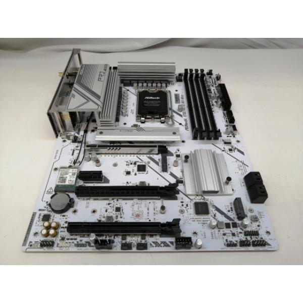 ■分類：マザーボード■ランク：中古■メーカー：ASRock■製造番号：J3M0XB071631■備考：BIOS ver：4.07付属品：箱、冊子、アンテナ■保証期間：１週間■注意事項：お客様のモニター発色の具合によって、実際の商品と色合いが...