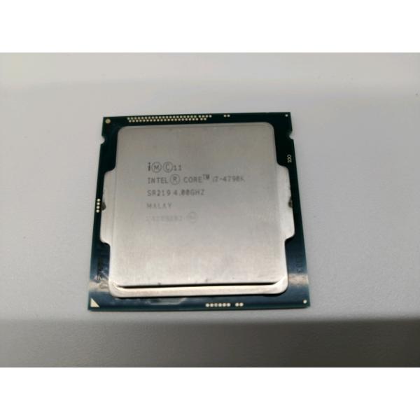■分類：CPU■ランク：中古■メーカー：Intel■製造番号：2L418109A5333■備考：SR219/L420B882 付属品：箱、冊子、リテールクーラー付属■保証期間：１週間■注意事項：お客様のモニター発色の具合によって、実際の商品...