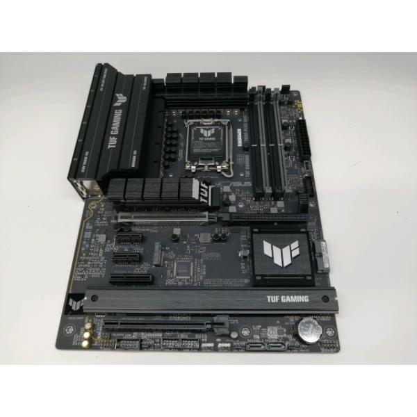 ■分類：マザーボード■ランク：中古■メーカー：ASUS■製造番号：T7M0KK01Y632AFH■備考：BIOS ver：2005 付属品：箱、冊子、SATAケーブル、ステッカー■保証期間：１週間■注意事項：お客様のモニター発色の具合によっ...