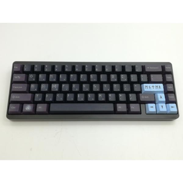 ■分類：パソコン用アクセサリー■ランク：中古■メーカー：VARMILO■備考：状態：キートップにテカリあり、底面部にシール痕あり 付属品：箱、USBケーブル、キートップ引き抜き工具■保証期間：１週間■注意事項：お客様のモニター発色の具合によ...