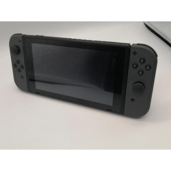 ■分類：据置ゲーム機■ランク：ランクB■メーカー：Nintendo■製造番号：XAJ40034357336■備考：状態：本体ボディ・コントローラーにスレ・キズ 付属品：箱、JoyCon(L,R)、JoyConグリップ、Switchドック、ス...