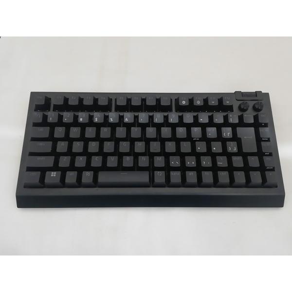 ■分類：パソコン用アクセサリー■ランク：中古■メーカー：Razer■製造番号：IO2333F83600084■備考：付属品・レザーリストレスト・キーキャッププラー・USBAtoCケーブル 状態：若干スレあり■保証期間：１週間■注意事項：お客...