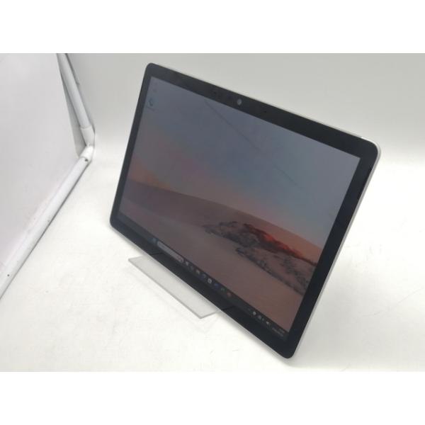 ■分類：Windowsタブレット■ランク：ランクB■メーカー：Microsoft■製造番号：002757701751■備考：状態：画面に軽度のムラとキズスレ、フレームや背面にキズスレ、付属キーボードに変色・テカリがございます 付属品：キーボ...