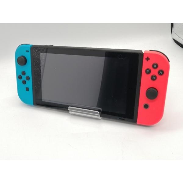 ■分類：据置ゲーム機■ランク：ランクB■メーカー：Nintendo■製造番号：XKJ70092080679■備考：状態：コントローラーにスレ、テカリ、軽度黒ずみ/画面に軽度色ムラ/背面にスレ 付属品：箱、印刷物、ドック、グリップ、ACアダプ...