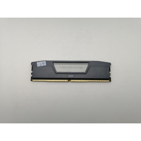 ■分類：メモリー■ランク：中古■メーカー：DDR5■製造番号：A8NPB515011WGR■備考：CORSAIR [両面実装][ヒートシンク付] 付属品：本体のみ■保証期間：１週間■注意事項：お客様のモニター発色の具合によって、実際の商品と...