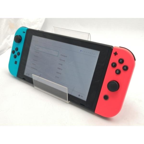 ■分類：据置ゲーム機■ランク：ランクB■メーカー：Nintendo■製造番号：XKJ40046812977■備考：状態：本体全体とコントローラー全体にスレ、画面右側にスレキズ 付属品：箱、印刷物、ACアダプタ、HDMIケーブル、Switch...