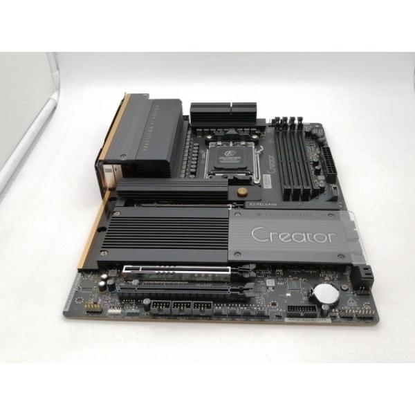 ■分類：マザーボード■ランク：中古■メーカー：ASRock■製造番号：JCM0XB085189■備考：BIOS ver：4.10付属品：箱、印刷物、 SATAフラットケーブル×4、ASRock WiFi 2.4/5/6 GHz アンテナ、A...