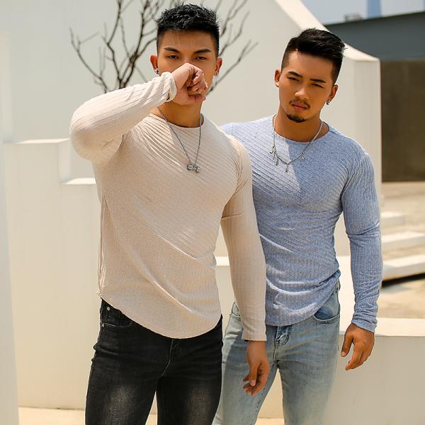 素材構成: 65% 綿, 35% ポリエステル■サイズガイド 　M：バスト98cm、着丈66cm、肩幅42cm、袖丈63cm、 L：バスト102cm、着丈68cm、肩幅44cm、袖丈64cm、 XL：バスト106cm、着丈70cm、肩幅46...