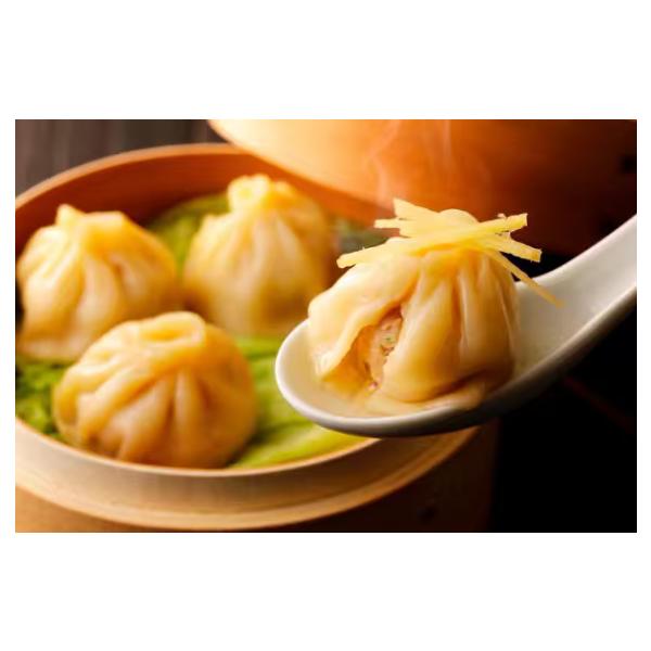 もちもちとした薄皮で、豚肉の旨みをたっぷり閉じ込めた本格小籠包です。蒸し上げると、肉汁があふれるジューシーな味わいをお楽しみいただけます。主な原材料* 豚肉* 小麦粉* ゼラチン（スープ）* 玉ねぎ* しょうが* 長ねぎ* 醤油* ごま油*...