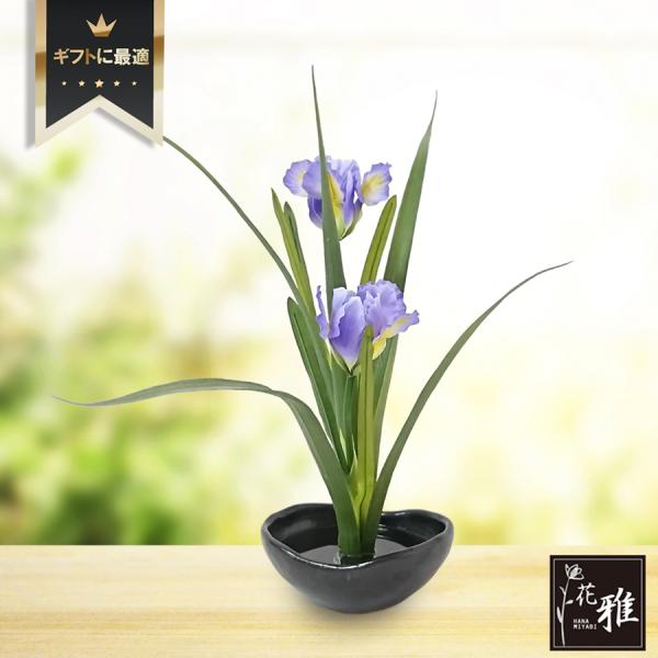 生花と見違えるようなクオリティーの高い高級な造花を使用し、まるでいけ花のようなデザインが特徴の『花雅シリーズ』 枯れたりし萎れたりしないので、日々のお手入れや水替えの心配もなく、花粉や香りが無いので、アレルギーの方も安心です。これまでに数多...