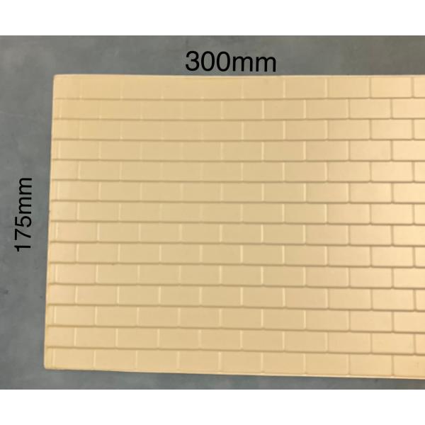 1/12スケールの板屋根 こけらぶき パターンシートです 素材；スチレン樹脂 【サイズ】（縦×横）mm：175×300mm 厚み：0.5mm カラー：ベージュ色（色合いは１番目画像と２番目画像の中間です）