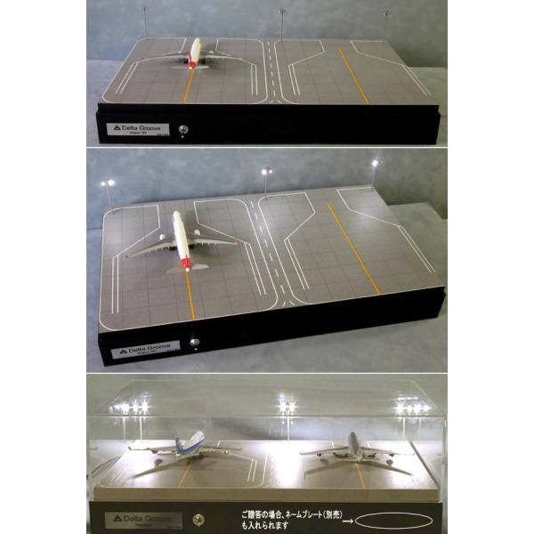 ■弊社とは旧知である高円寺の有能な模型製作職人の手による企画・製作品です。■DeltaGrooveのRoteiro4 （2機用の駐機場）です。■上部のアクリルケースを含む全体サイズ；高さ:１５７mm 巾４４５mm 奥行:２８０mm（スイッチ...