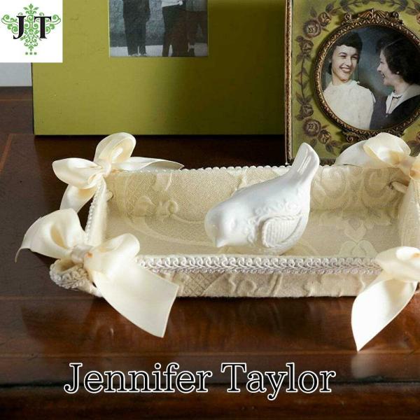 ジェニファーテイラー トレイ トレー 小物入れ リボン 布 布張り 収納 高級 エステ ネイル Leone-WH Jennifer Taylor 33014TY【サイズ(cm)】25X15X3.5H【商品説明】美しい模様をくっきりと浮かび上...