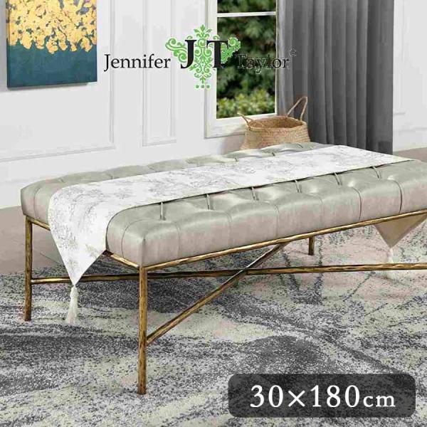 ジェニファーテイラー テーブルランナー 大柄 Toile de Jouy トワルドジュイ 【サイズ(cm)】30x180【材質】生地：綿100％ フランス製,タッセル・ロープ・裏地：ポリエステル【商品説明】ジェニファーテイラーが選んだフラン...