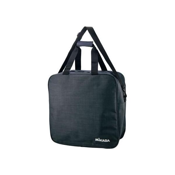 【商品説明】バレーボール・サッカーボールを４球まで収納できるバッグ。　試合会場への練習球の持ち運びや、個人練習のための持ち運びバッグとして使用ください。【仕様】●カラー：ブラック　●素材：ポリエステル　●機能：簡易撥水素材使用　●対象：サッ...